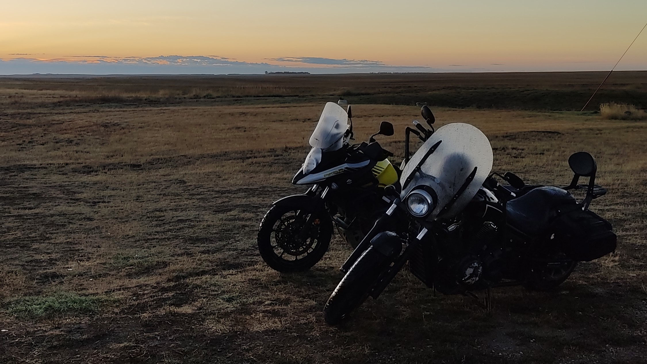 Riding horses and motorbikes with Anita – Julia on a bike